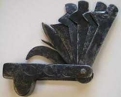 OUTILS ANCIENS - ART POPULAIRE : objets insolites